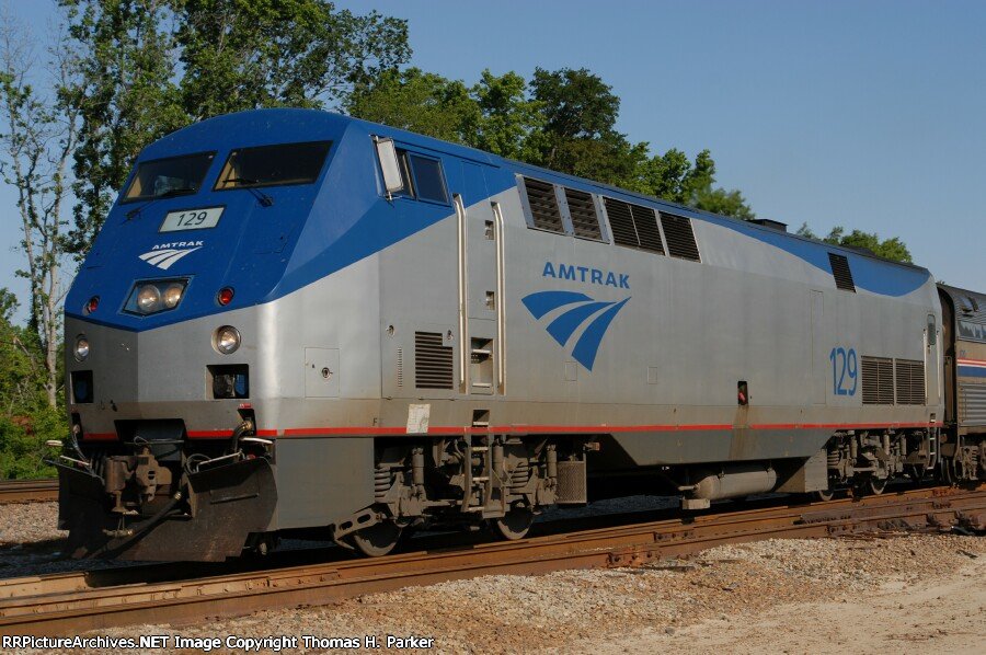 Amtrak 129 P42DC